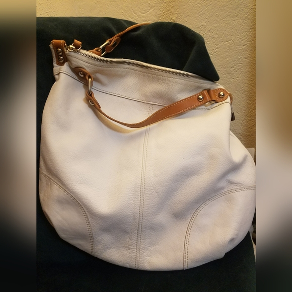 Bags | Innue Italian Leather Bag | Poshmark